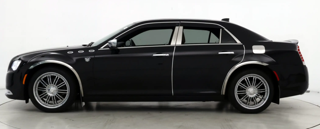 Quick Hit – Rare (I Suspect) Chrysler 300C? – The Carmax Unicorn Blog